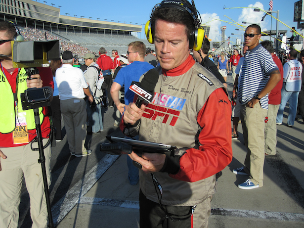 ESPN's Dave Burns reports from NASCAR pits with help from his trusty iPad - ESPN Front Row