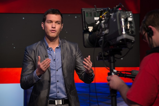 Alfredo Lomelí, presentador de #Redes’, se prepara para animar el ...