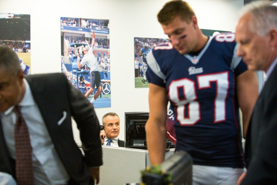 Papa Gronk sits and delivers in latest 'This is SportsCenter' ad - ESPN ...