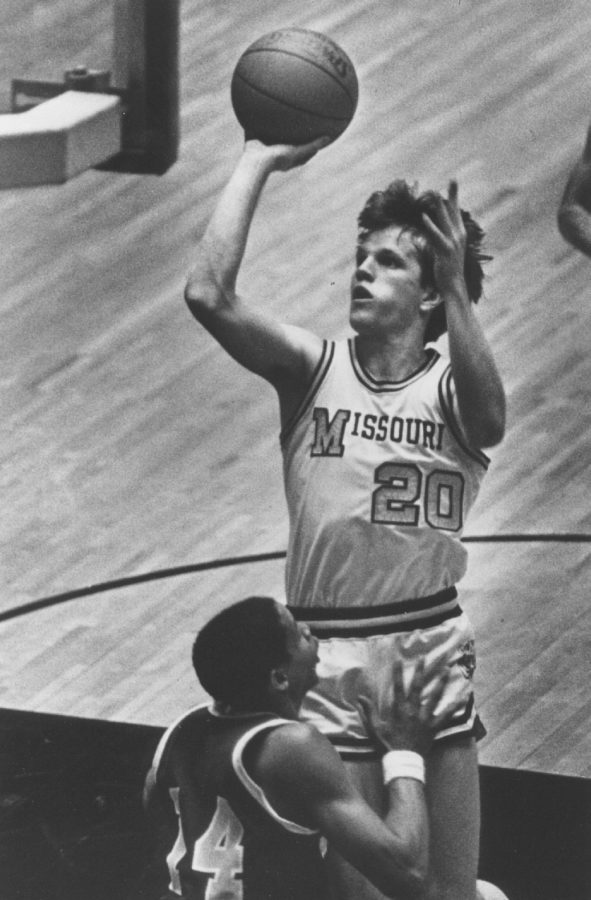 SEC Network's Jon Sundvold honored by Missouri Sports Hall Of Fame ...