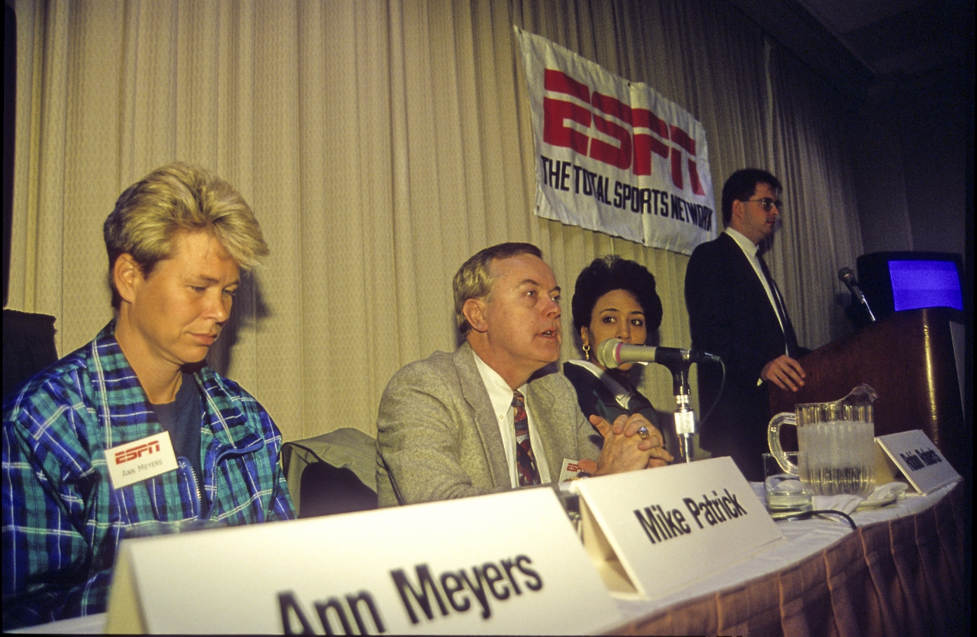 Mike Patrick ends his distinguished run at ESPN - ESPN Front Row
