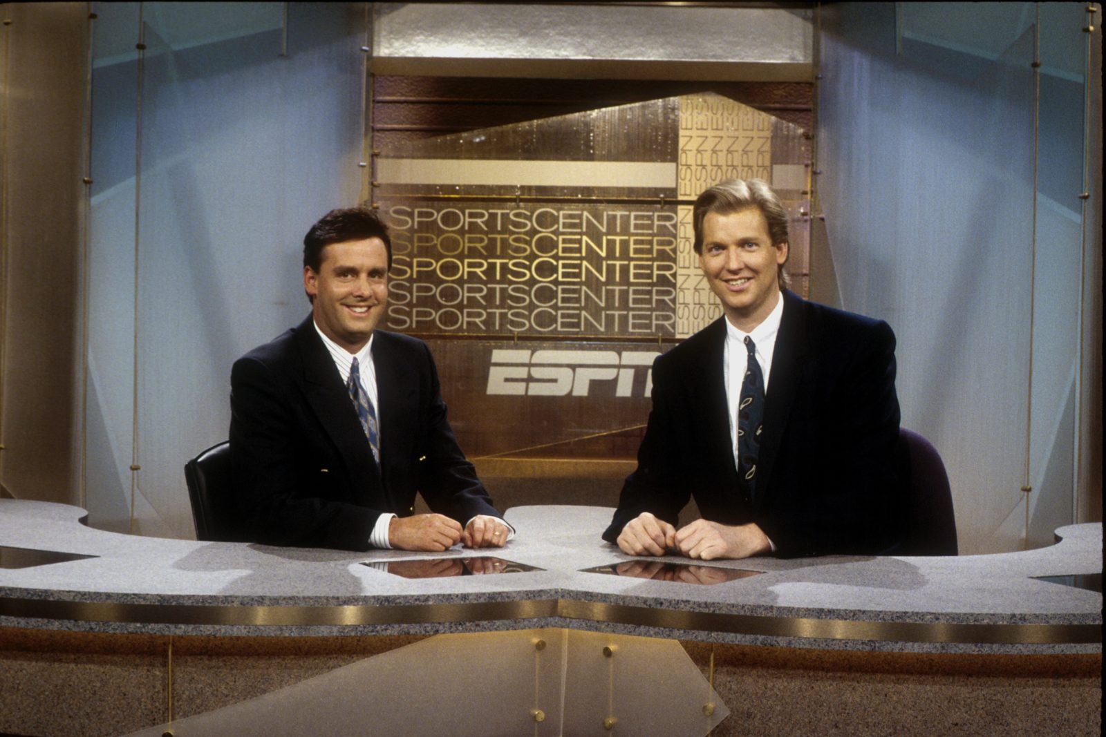 25 Karat (Ravech) Magic On The Air - ESPN Front Row