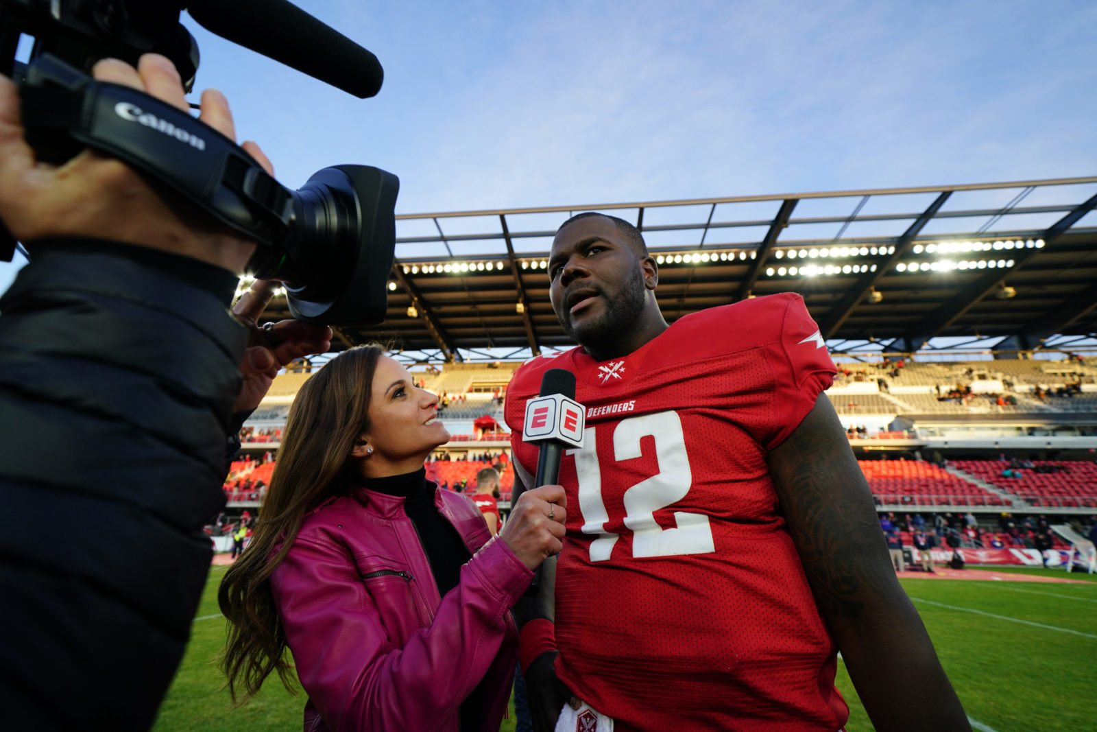 XFL Announcers Keep Their Heads On A Swivel, Stay On Their Toes On The ...