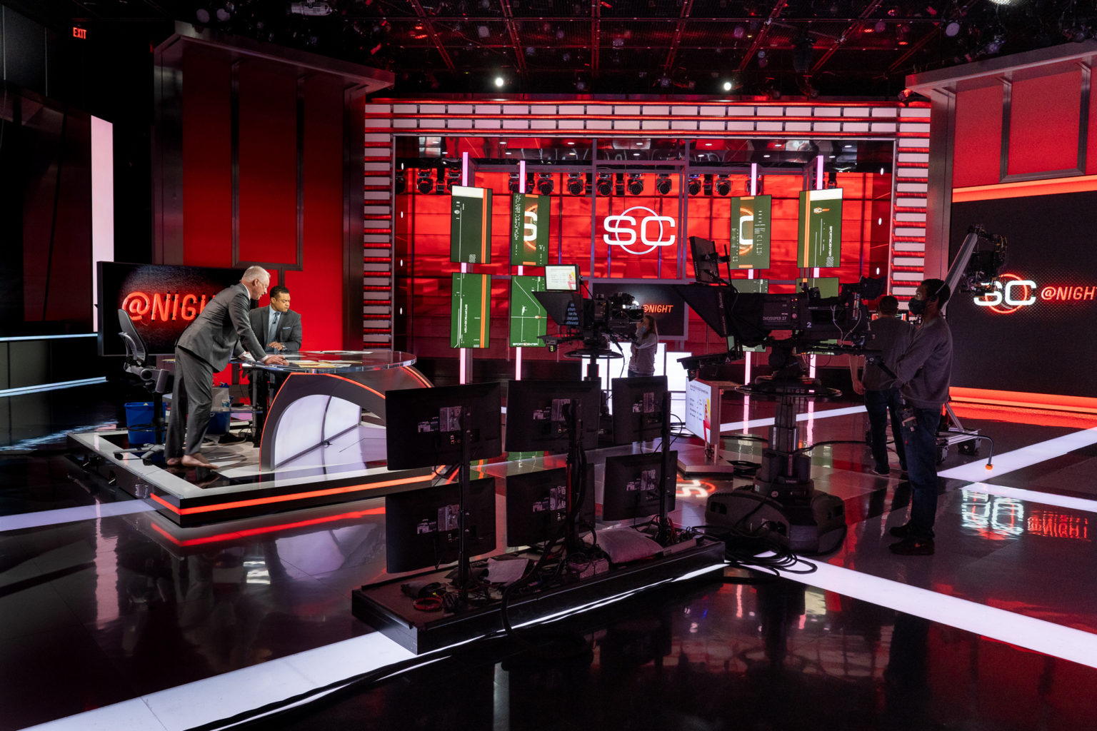 Ten Years Later: A Day in the Life of ESPN - ESPN Front Row