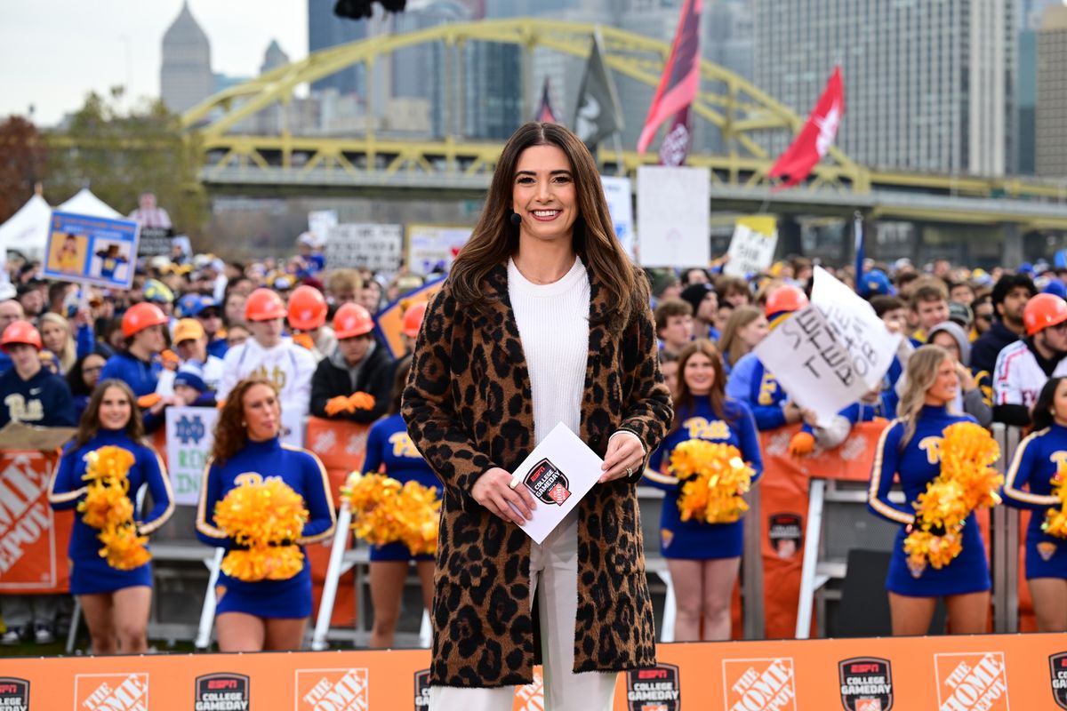 Jen Lada marks 10 seasons of storytelling on 'College GameDay Built by ...